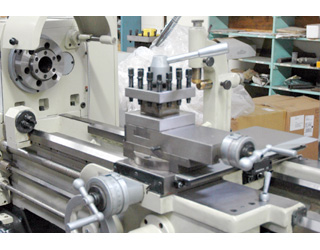 Machine may be shown with optional accessories